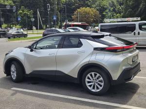 Pelēks Toyota C-HR 2025 Kauņa, ar dzinēja tilpumu 2.00 L un nobraukumu 5 tūkst. km par 33000 €, foto 23 vietnē AUTOMOTO.COM.LV