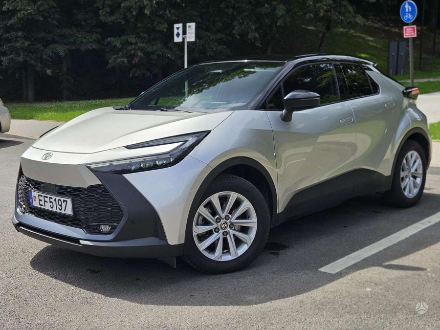 Pelēks Toyota C-HR 2025 Kauņa, ar dzinēja tilpumu 2.00 L un nobraukumu 5 tūkst. km par 33000 €, foto 25 vietnē AUTOMOTO.COM.LV