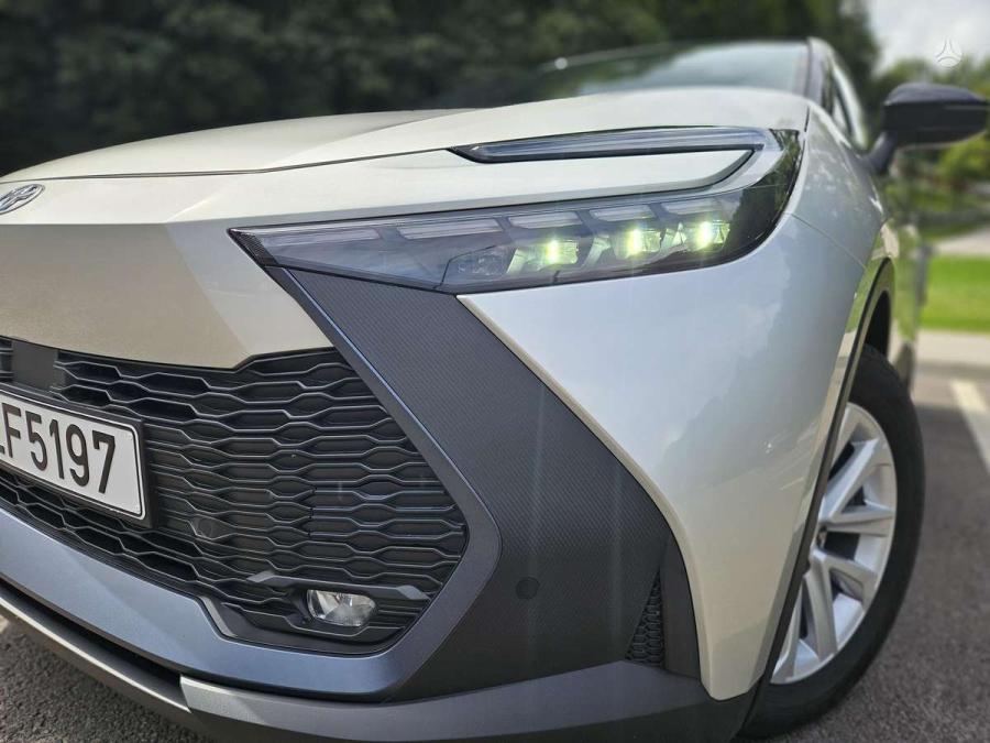 Pelēks Toyota C-HR 2025 Kauņa, ar dzinēja tilpumu 2.00 L un nobraukumu 5 tūkst. km par 33000 €, foto 27 vietnē AUTOMOTO.COM.LV