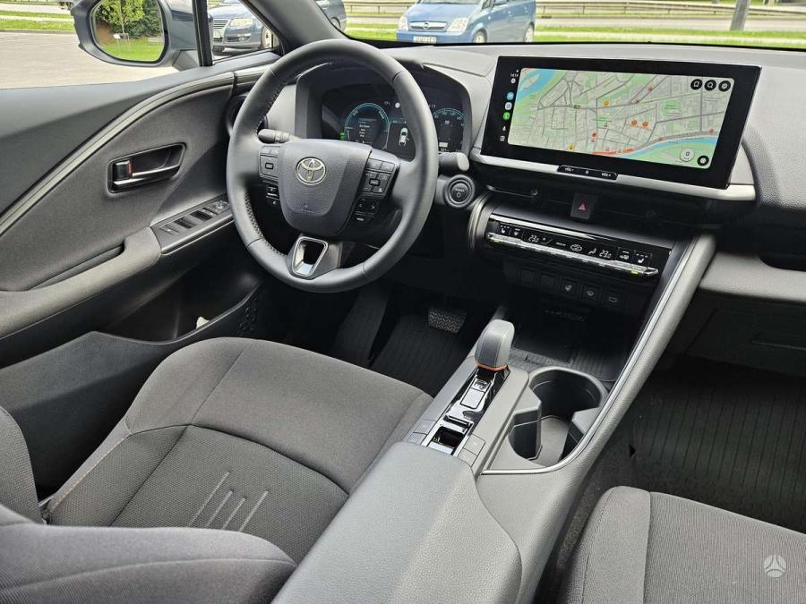 Pelēks Toyota C-HR 2025 Kauņa, ar dzinēja tilpumu 2.00 L un nobraukumu 5 tūkst. km par 33000 €, foto 36 vietnē AUTOMOTO.COM.LV