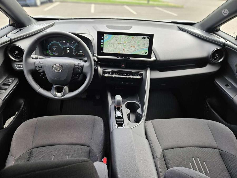 Pelēks Toyota C-HR 2025 Kauņa, ar dzinēja tilpumu 2.00 L un nobraukumu 5 tūkst. km par 33000 €, foto 47 vietnē AUTOMOTO.COM.LV