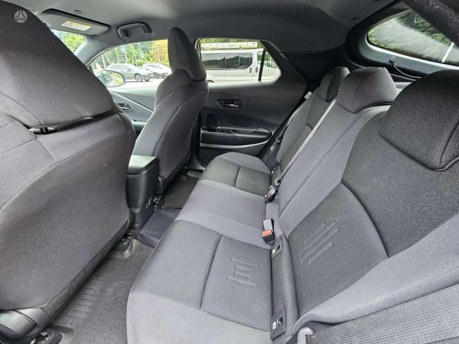 Pelēks Toyota C-HR 2025 Kauņa, ar dzinēja tilpumu 2.00 L un nobraukumu 5 tūkst. km par 33000 €, foto 50 vietnē AUTOMOTO.COM.LV