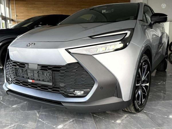 Pelēks Toyota C-HR 2025 Panevēža, ar dzinēja tilpumu 1.80 L un nobraukumu 74 tūkst. km par 27400 €, foto 7 vietnē AUTOMOTO.COM.LV