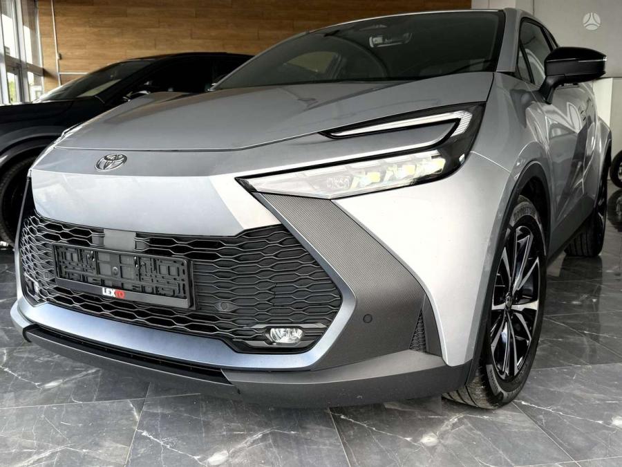 Pelēks Toyota C-HR 2025 Panevēža, ar dzinēja tilpumu 1.80 L un nobraukumu 74 tūkst. km par 27400 €, foto 8 vietnē AUTOMOTO.COM.LV