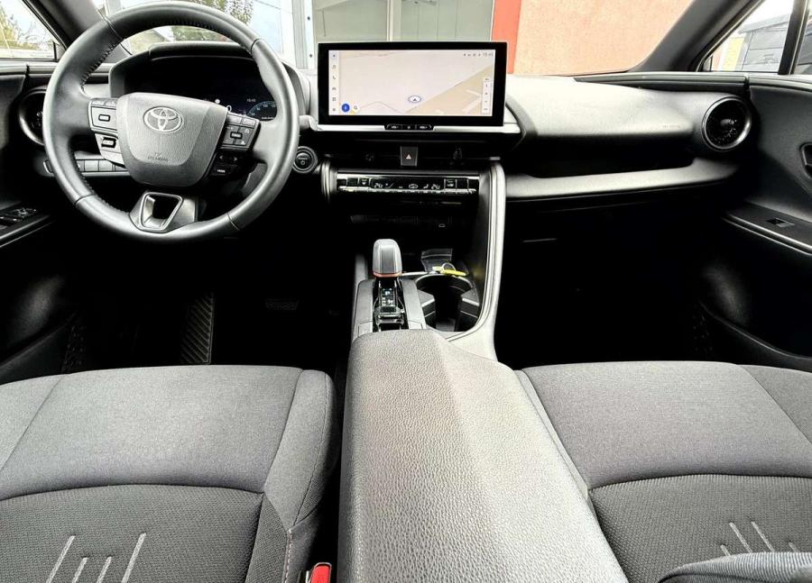 Pelēks Toyota C-HR 2025 Panevēža, ar dzinēja tilpumu 1.80 L un nobraukumu 74 tūkst. km par 27400 €, foto 21 vietnē AUTOMOTO.COM.LV