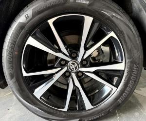 Pelēks Toyota C-HR 2025 Panevēža, ar dzinēja tilpumu 1.80 L un nobraukumu 74 tūkst. km par 27400 €, foto 27 vietnē AUTOMOTO.COM.LV