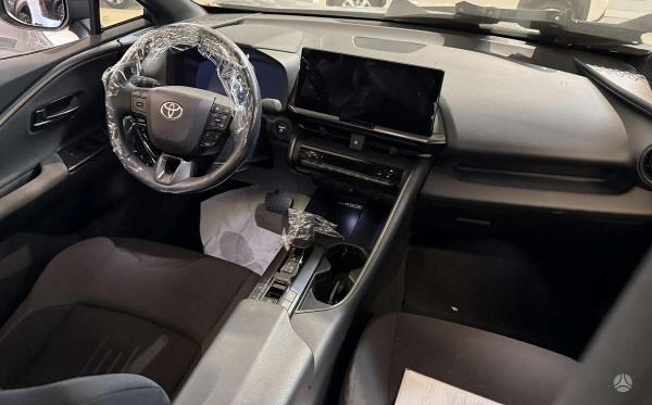 Grey Toyota C-HR 2025 in Siauliai, with an engine capacity of 1.99 L and mileage of 3 thousand km for 22700 €, photo 10 on AUTOMOTO.COM.LV