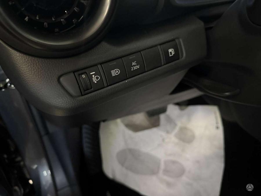Grey Toyota C-HR 2025 in Siauliai, with an engine capacity of 1.99 L and mileage of 3 thousand km for 22700 €, photo 13 on AUTOMOTO.COM.LV