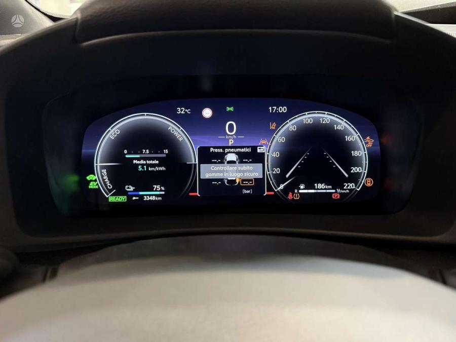 Grey Toyota C-HR 2025 in Siauliai, with an engine capacity of 1.99 L and mileage of 3 thousand km for 22700 €, photo 20 on AUTOMOTO.COM.LV