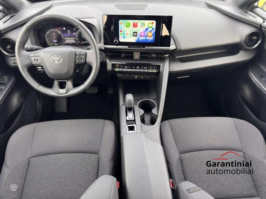 Grey Toyota C-HR 2025 in Vilnius, with an engine capacity of 1.80 L and mileage of 35 thousand km for 26500 €, photo 6 on AUTOMOTO.COM.LV