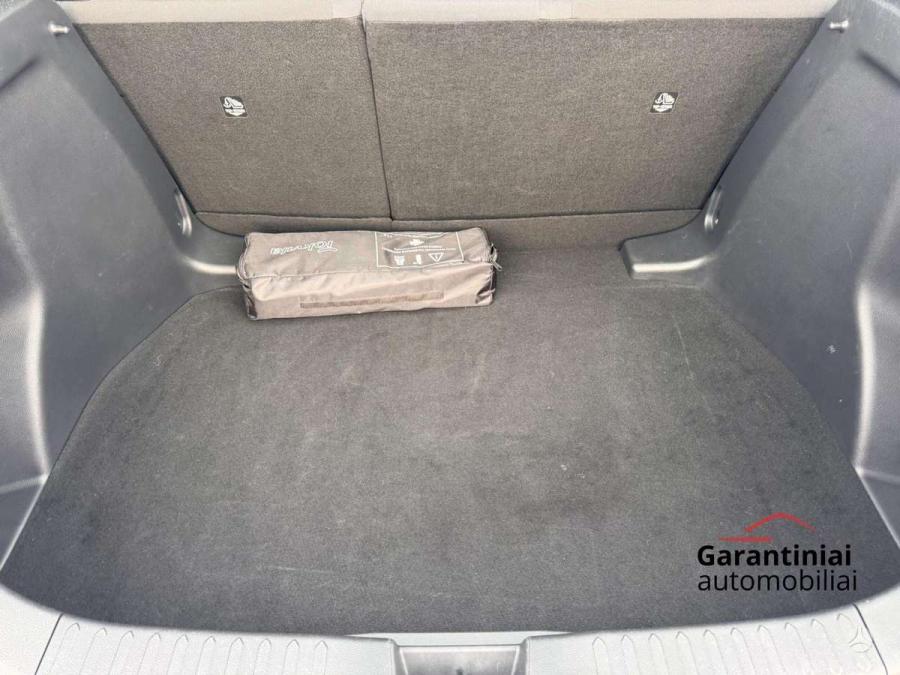 Grey Toyota C-HR 2025 in Vilnius, with an engine capacity of 1.80 L and mileage of 35 thousand km for 26500 €, photo 9 on AUTOMOTO.COM.LV
