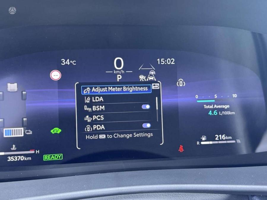 Grey Toyota C-HR 2025 in Vilnius, with an engine capacity of 1.80 L and mileage of 35 thousand km for 26500 €, photo 12 on AUTOMOTO.COM.LV