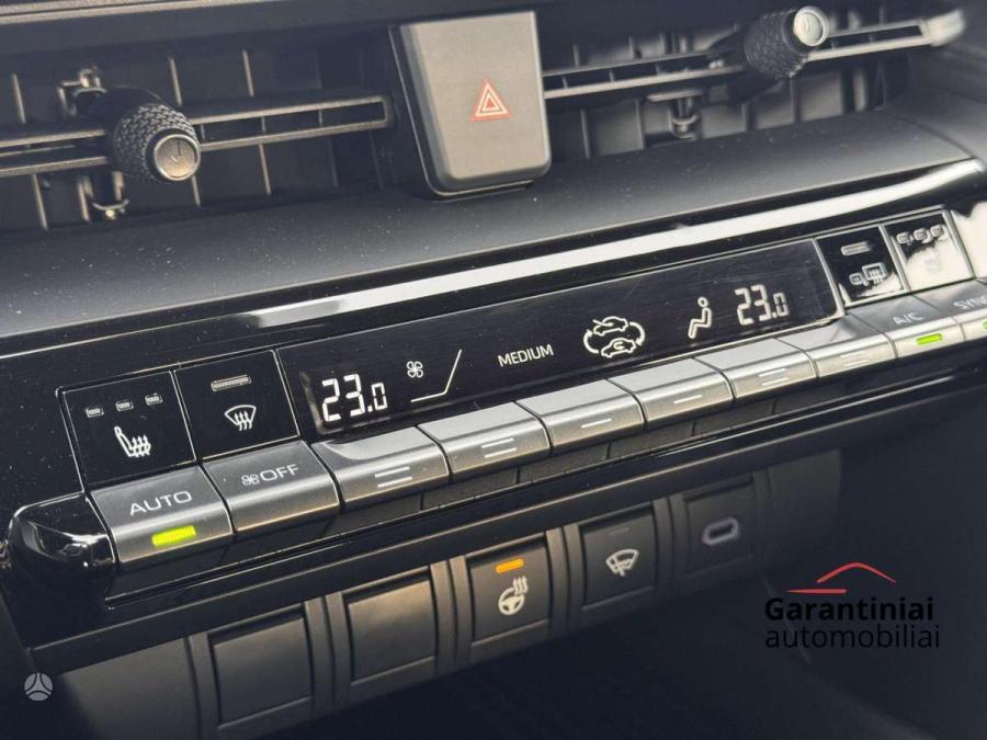 Grey Toyota C-HR 2025 in Vilnius, with an engine capacity of 1.80 L and mileage of 35 thousand km for 26500 €, photo 24 on AUTOMOTO.COM.LV