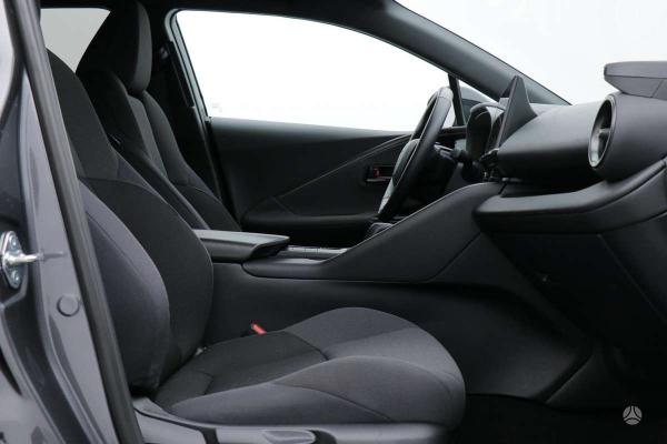 Grey Toyota C-HR 2025 in Vilnius, with an engine capacity of 1.80 L and mileage of 20 thousand km for 29990 €, photo 10 on AUTOMOTO.COM.LV