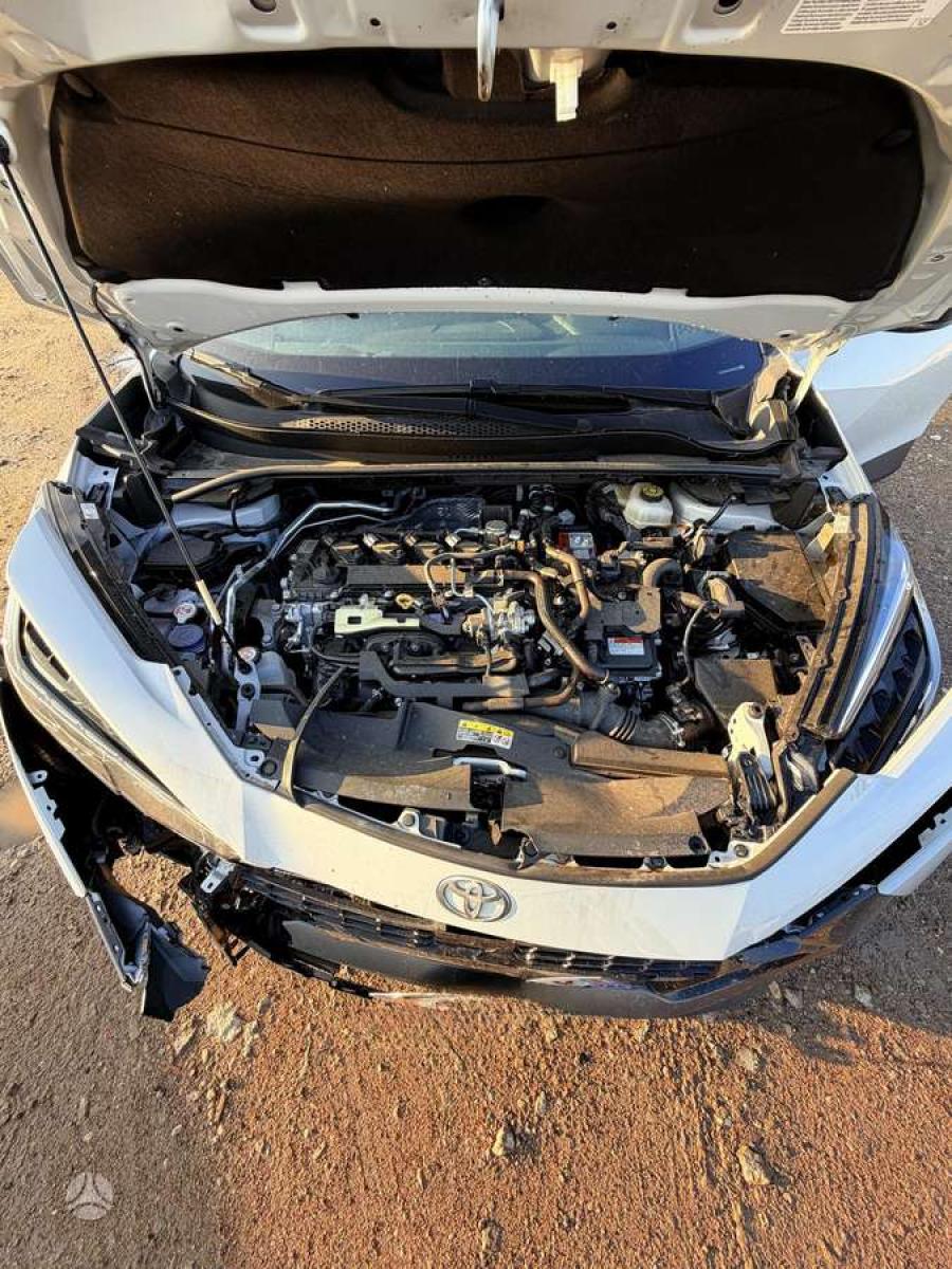 Pelēks Toyota C-HR 2025 Kauņa, ar dzinēja tilpumu 1.99 L un nobraukumu 13 tūkst. km par 23900 €, foto 8 vietnē AUTOMOTO.COM.LV