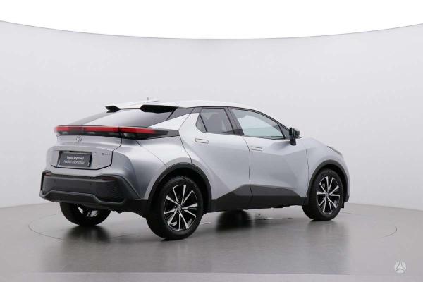 Toyota C-HR 2025 in Vilnius on AUTOMOTO.COM.LV Grey Toyota C-HR 2025 in Vilnius, with an engine capacity of 1.80 L and mileage of 32 thousand km for 31990 €, photo 3 on AUTOMOTO.COM.LV