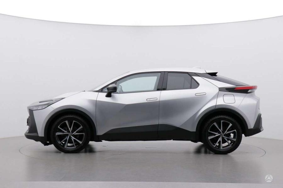 Pelēks Toyota C-HR 2025 Viļņa, ar dzinēja tilpumu 1.80 L un nobraukumu 32 tūkst. km par 31990 €, foto 4 vietnē AUTOMOTO.COM.LV