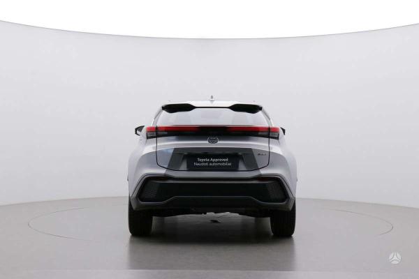 Toyota C-HR 2025 in Vilnius on AUTOMOTO.COM.LV Grey Toyota C-HR 2025 in Vilnius, with an engine capacity of 1.80 L and mileage of 32 thousand km for 31990 €, photo 5 on AUTOMOTO.COM.LV