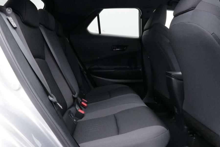 Pelēks Toyota C-HR 2025 Viļņa, ar dzinēja tilpumu 1.80 L un nobraukumu 32 tūkst. km par 31990 €, foto 10 vietnē AUTOMOTO.COM.LV