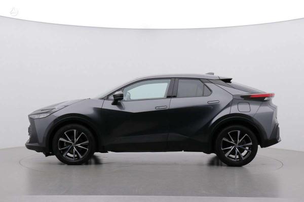 Toyota C-HR 2025 in Vilnius on AUTOMOTO.COM.LV Grey Toyota C-HR 2025 in Vilnius, with an engine capacity of 1.80 L and mileage of 31 thousand km for 31990 €, photo 5 on AUTOMOTO.COM.LV