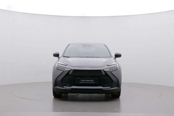 Toyota C-HR 2025 in Vilnius on AUTOMOTO.COM.LV Grey Toyota C-HR 2025 in Vilnius, with an engine capacity of 1.80 L and mileage of 31 thousand km for 31990 €, photo 7 on AUTOMOTO.COM.LV