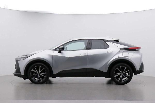 Toyota C-HR 2025 in Vilnius on AUTOMOTO.COM.LV Grey Toyota C-HR 2025 in Vilnius, with an engine capacity of 1.80 L and mileage of 31 thousand km for 31900 €, photo 5 on AUTOMOTO.COM.LV
