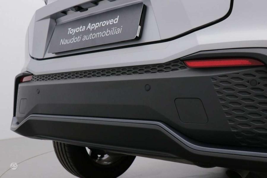 Серый Тойота C-HR 2025 в Вильнюс, объемом двигателя 1.80 л и пробегом 31 тыс. км за 31900 €, фото 22 на AUTOMOTO.COM.LV