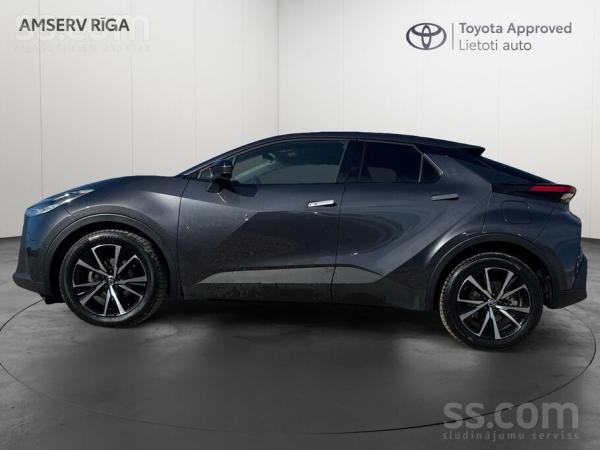 Серый Тойота C-HR 2025 в Рига, объемом двигателя 1.80 л и пробегом 32 тыс. км за 27900 €, фото 4 на AUTOMOTO.COM.LV