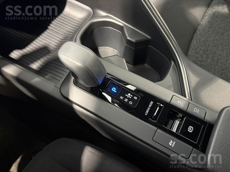 Серый Тойота C-HR 2025 в Вентспилс, объемом двигателя 1.80 л и пробегом 4 тыс. км за 27490 €, фото 17 на AUTOMOTO.COM.LV