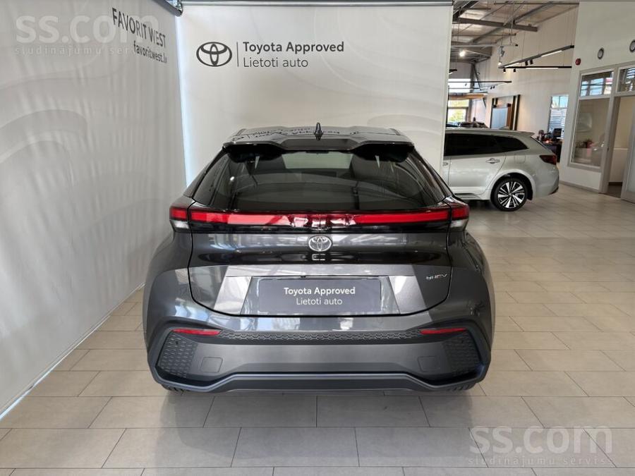 Серый Тойота C-HR 2025 в Вентспилс, объемом двигателя 1.80 л и пробегом 4 тыс. км за 27490 €, фото 23 на AUTOMOTO.COM.LV
