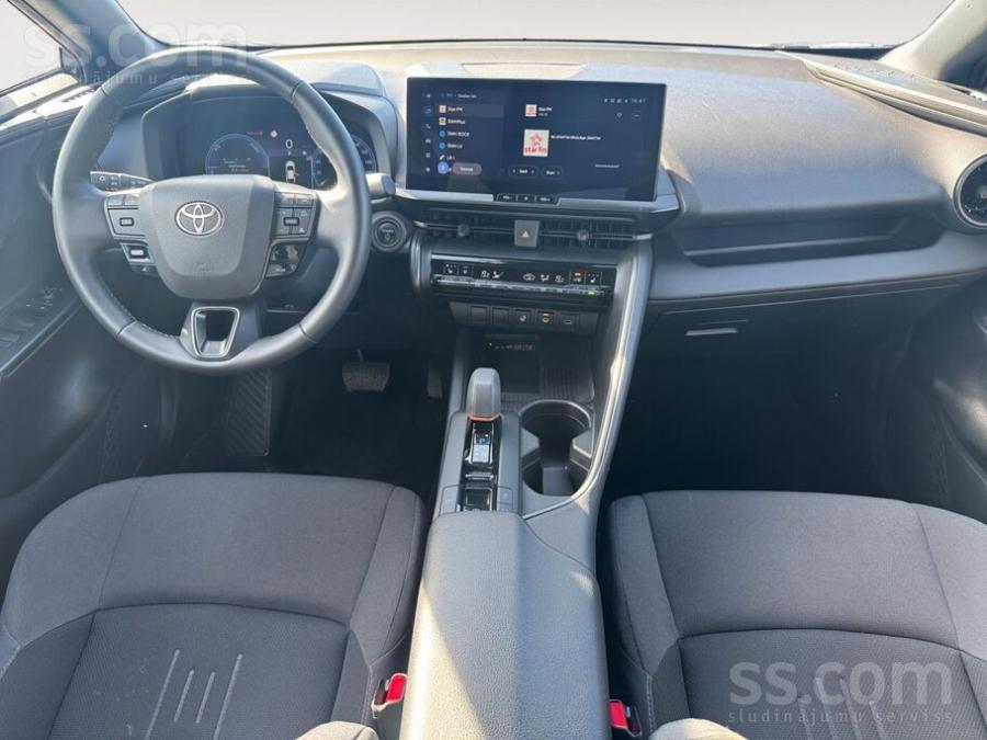 Pelēks Toyota C-HR 2025 Rīga, ar dzinēja tilpumu 1.80 L un nobraukumu 32 tūkst. km par 27900 €, foto 9 vietnē AUTOMOTO.COM.LV