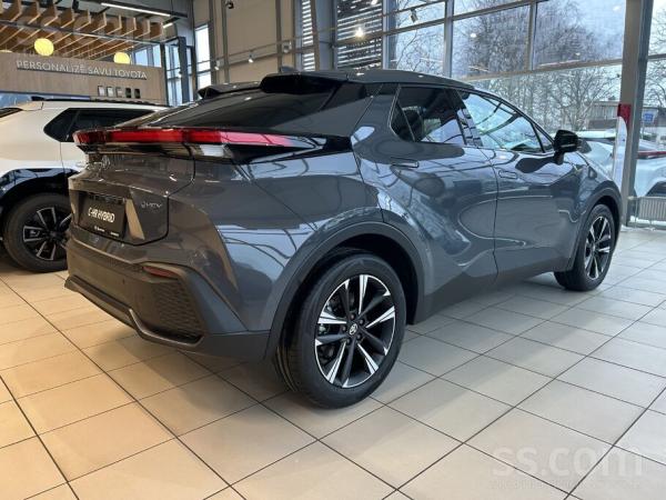 Серый Тойота C-HR 2026 в Вентспилс, объемом двигателя 1.80 л и пробегом 10 тыс. км за 34580 €, фото 4 на AUTOMOTO.COM.LV