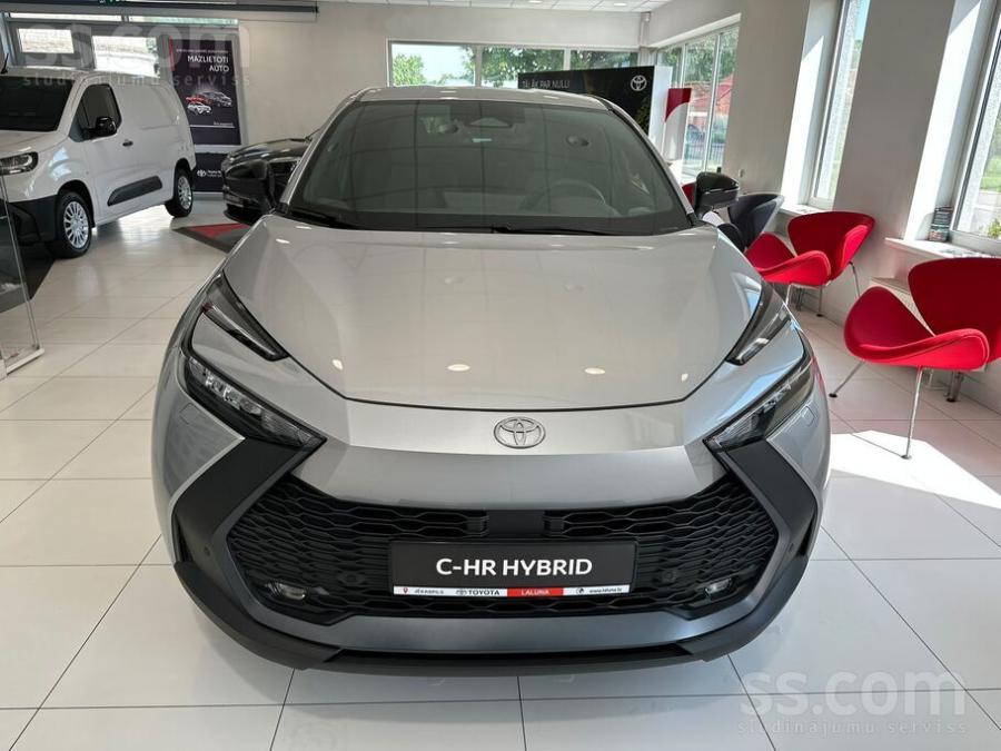 Pelēks Toyota C-HR 2026 Jēkabpils, ar dzinēja tilpumu 1.80 L un nobraukumu 0 tūkst. km par 30990 €, foto 3 vietnē AUTOMOTO.COM.LV