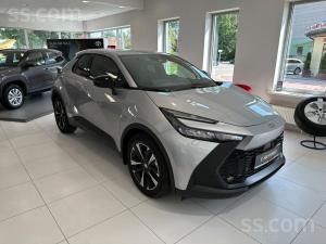 Pelēks Toyota C-HR 2026 Jēkabpils, ar dzinēja tilpumu 1.80 L un nobraukumu 0 tūkst. km par 30990 €, foto 5 vietnē AUTOMOTO.COM.LV