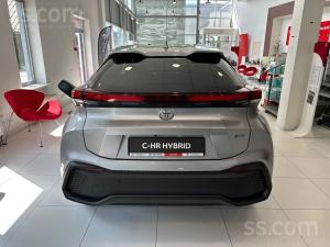 Pelēks Toyota C-HR 2026 Jēkabpils, ar dzinēja tilpumu 1.80 L un nobraukumu 0 tūkst. km par 30990 €, foto 6 vietnē AUTOMOTO.COM.LV