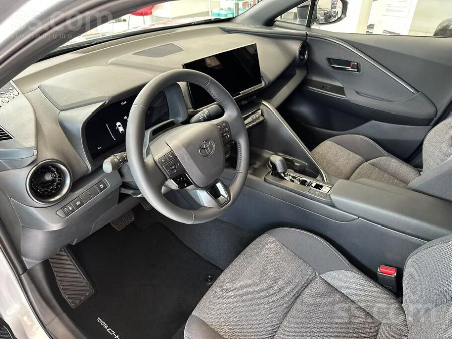 Pelēks Toyota C-HR 2026 Jēkabpils, ar dzinēja tilpumu 1.80 L un nobraukumu 0 tūkst. km par 30990 €, foto 10 vietnē AUTOMOTO.COM.LV
