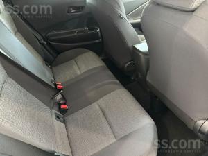 Pelēks Toyota C-HR 2026 Jēkabpils, ar dzinēja tilpumu 1.80 L un nobraukumu 0 tūkst. km par 30990 €, foto 12 vietnē AUTOMOTO.COM.LV