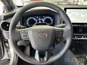 Pelēks Toyota C-HR 2026 Jēkabpils, ar dzinēja tilpumu 1.80 L un nobraukumu 0 tūkst. km par 30990 €, foto 15 vietnē AUTOMOTO.COM.LV