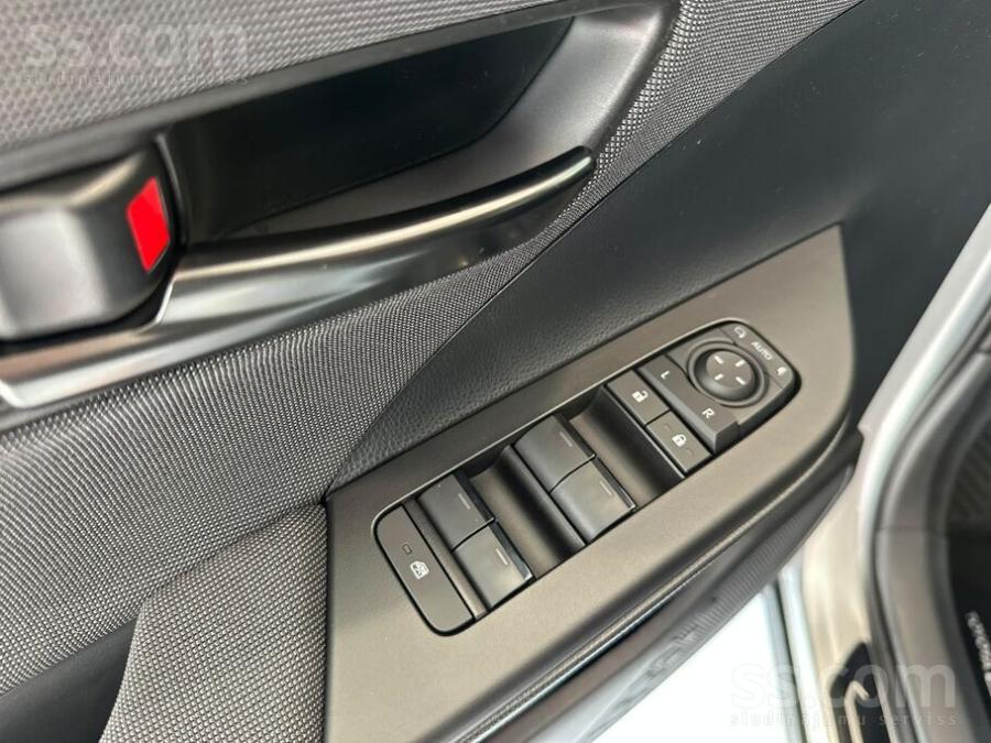 Pelēks Toyota C-HR 2026 Jēkabpils, ar dzinēja tilpumu 1.80 L un nobraukumu 0 tūkst. km par 30990 €, foto 21 vietnē AUTOMOTO.COM.LV