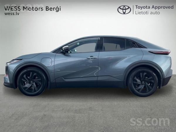 Grey Toyota C-HR 2026 in Riga, with an engine capacity of 1.80 L and mileage of 6 thousand km for 41990 €, photo 3 on AUTOMOTO.COM.LV