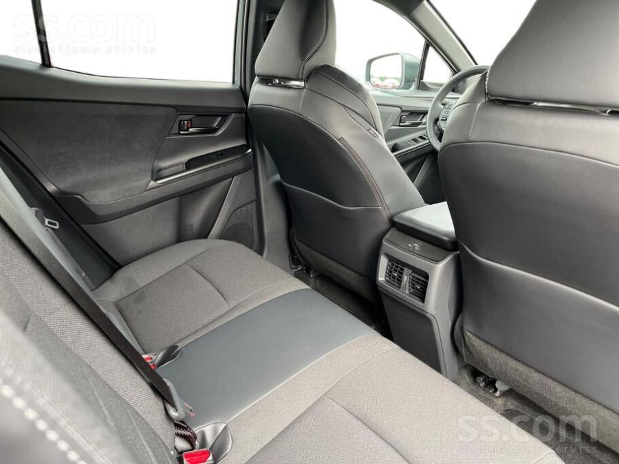 Pelēks Toyota C-HR 2026 Rīga, ar dzinēja tilpumu 1.80 L un nobraukumu 6 tūkst. km par 41990 €, foto 8 vietnē AUTOMOTO.COM.LV