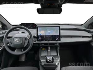 Pelēks Toyota C-HR 2026 Rīga, ar dzinēja tilpumu 1.80 L un nobraukumu 6 tūkst. km par 41990 €, foto 9 vietnē AUTOMOTO.COM.LV