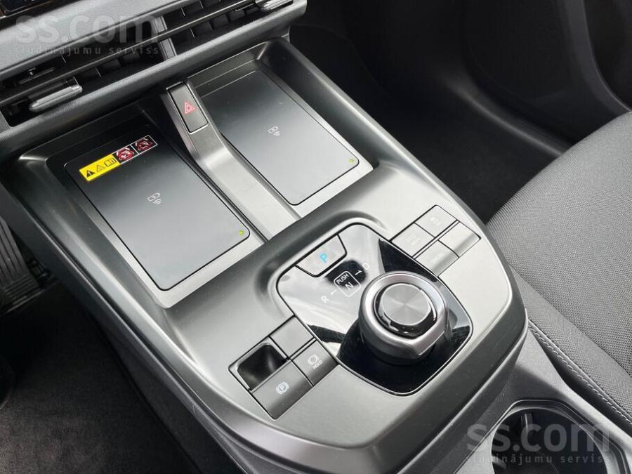Pelēks Toyota C-HR 2026 Rīga, ar dzinēja tilpumu 1.80 L un nobraukumu 6 tūkst. km par 41990 €, foto 16 vietnē AUTOMOTO.COM.LV