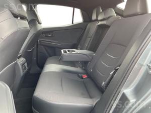 Pelēks Toyota C-HR 2026 Rīga, ar dzinēja tilpumu 1.80 L un nobraukumu 6 tūkst. km par 41990 €, foto 19 vietnē AUTOMOTO.COM.LV