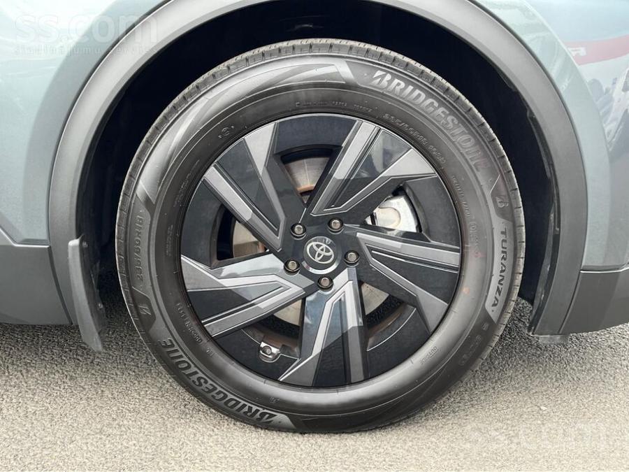 Pelēks Toyota C-HR 2026 Rīga, ar dzinēja tilpumu 1.80 L un nobraukumu 6 tūkst. km par 41990 €, foto 20 vietnē AUTOMOTO.COM.LV