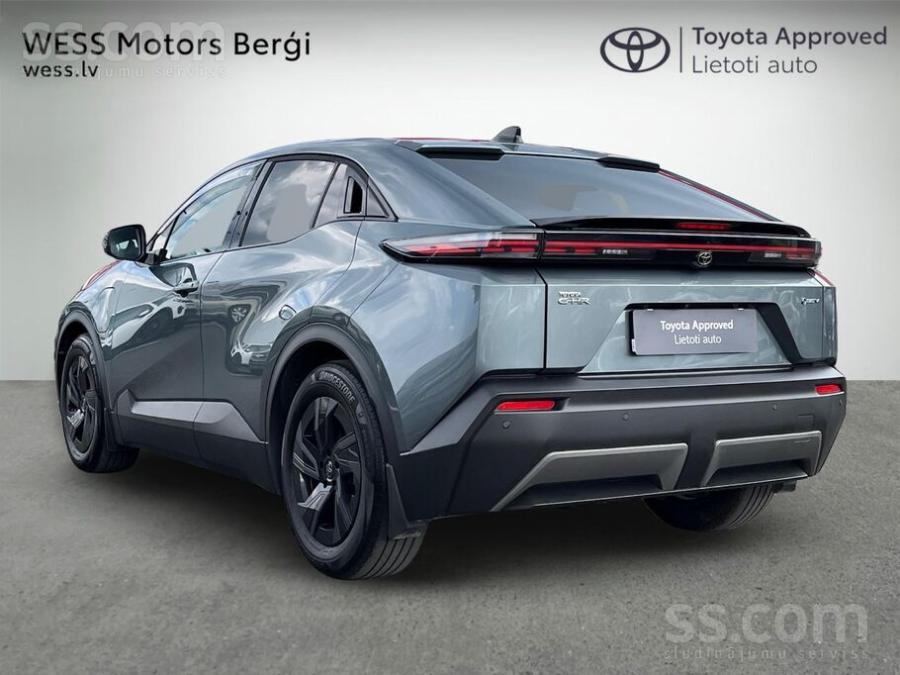 Pelēks Toyota C-HR 2026 Rīga, ar dzinēja tilpumu 1.80 L un nobraukumu 6 tūkst. km par 41990 €, foto 22 vietnē AUTOMOTO.COM.LV