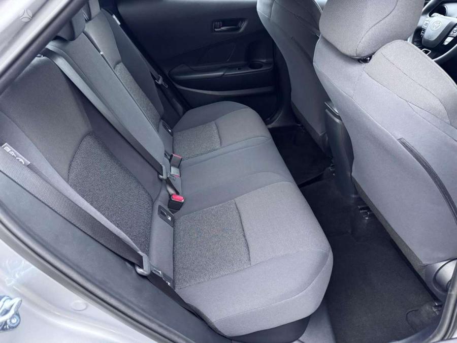 Grey Toyota C-HR 2026 in Vilnius, with an engine capacity of 1.80 L and mileage of 22 thousand km for 27500 €, photo 9 on AUTOMOTO.COM.LV