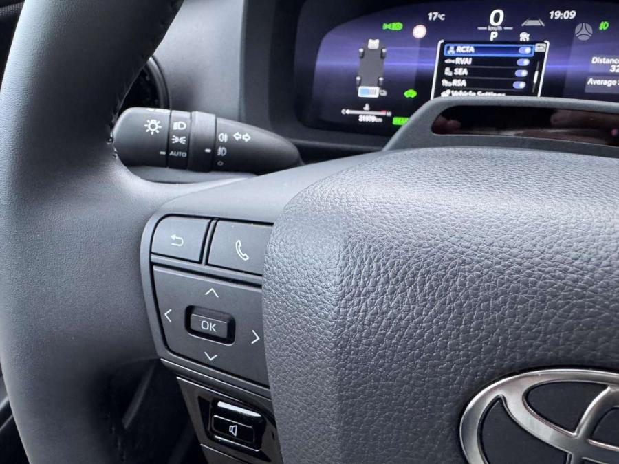 Grey Toyota C-HR 2026 in Vilnius, with an engine capacity of 1.80 L and mileage of 22 thousand km for 27500 €, photo 17 on AUTOMOTO.COM.LV