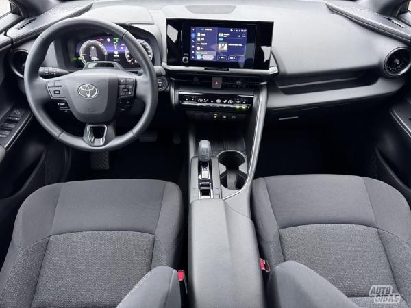 Тойота C-HR 2026 в Авиженяй на AUTOMOTO.COM.LV Серый Тойота C-HR 2026 в Авиженяй, объемом двигателя 1.80 л и пробегом 22 тыс. км за 27500 €, фото 6 на AUTOMOTO.COM.LV