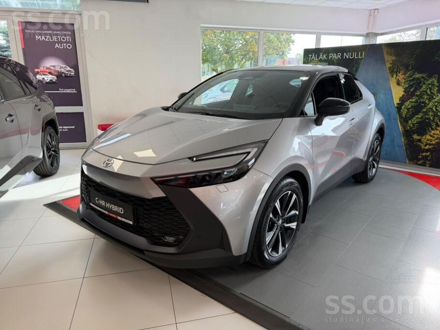 Серый Тойота C-HR 2026 в Екабпилс, объемом двигателя 1.80 л и пробегом 15 тыс. км за 32700 €, фото 1 на AUTOMOTO.COM.LV